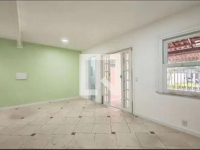 Casa / Sobrado para Locação em Rio de Janeiro/RJ Recreio dos Bandeirantes 2 Quartos
