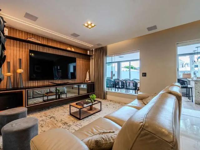 Casa / Sobrado para Locação em Rio de Janeiro/RJ Recreio dos Bandeirantes 6 Quartos