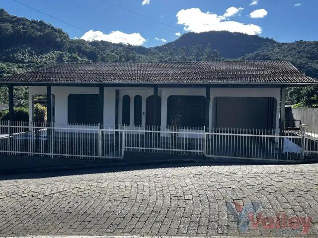 Casa / Sobrado para Locação em Rio dos Cedros/SC Rio Rosina 3 Quartos