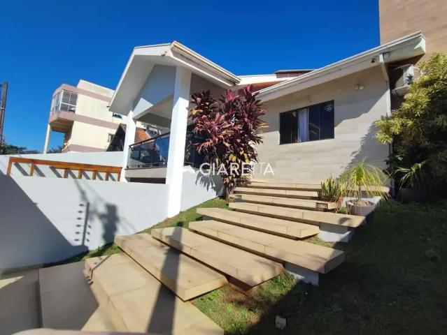 Casa / Sobrado para Locação em Toledo/PR Centro 3 Quartos