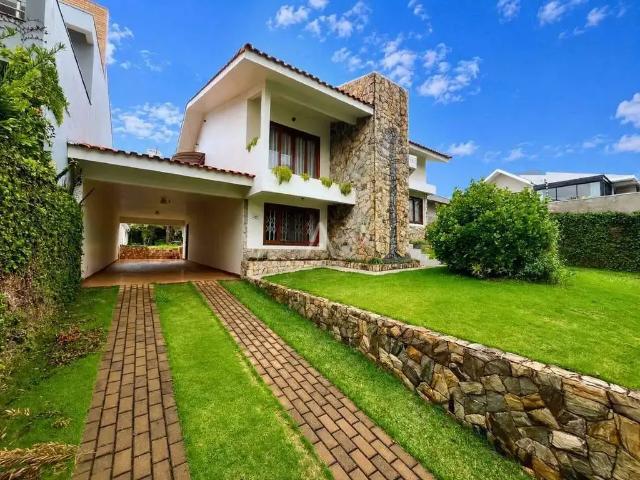 Casa / Sobrado para Locação em Toledo/PR Jardim La Salle 4 Quartos