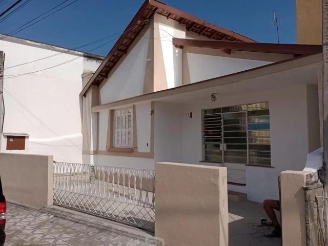Casa / Sobrado para Locação em Taubaté/SP Alto de São João 2 Quartos