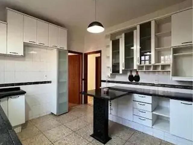 Casa / Sobrado para Locação em Taubaté/SP Alto São Pedro 4 Quartos