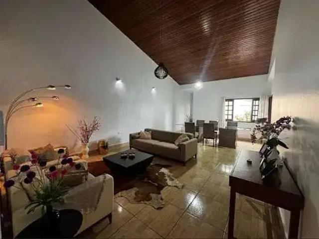 Casa / Sobrado para Locação em Taubaté/SP Alto São Pedro 4 Quartos