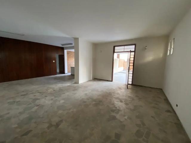 Casa / Sobrado para Locação em Taubaté/SP Centro 4 Quartos