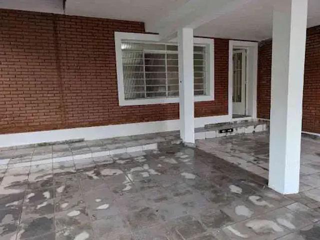 Casa / Sobrado para Locação em Taubaté/SP Centro 4 Quartos