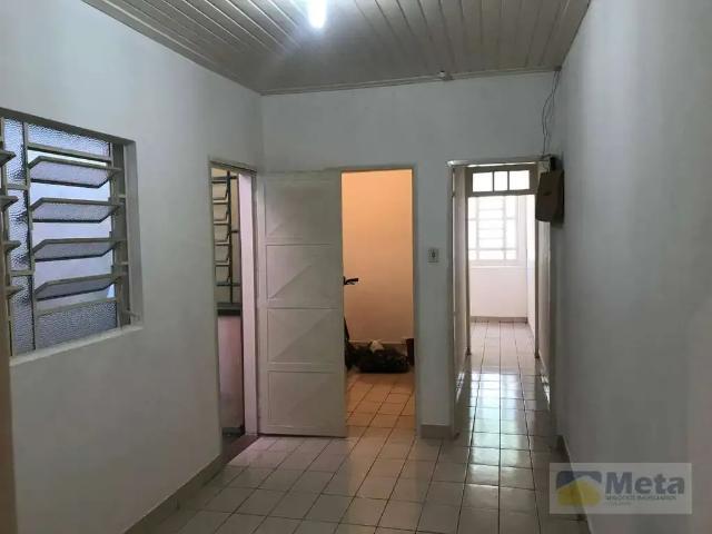 Casa / Sobrado para Locação em Taubaté/SP Centro 2 Quartos