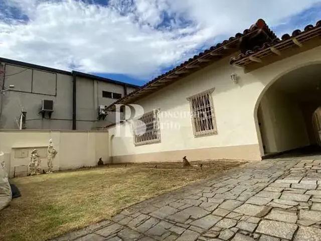Casa / Sobrado para Locação em Taubaté/SP Centro 3 Quartos