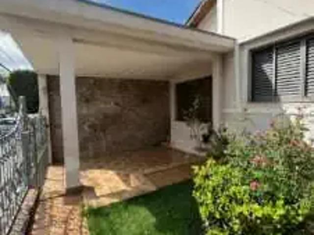 Casa / Sobrado para Locação em Taubaté/SP Centro 3 Quartos