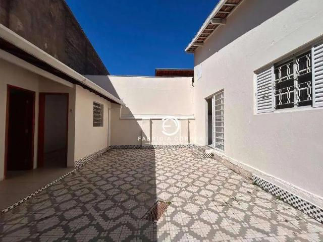 Casa / Sobrado para Locação em Taubaté/SP Centro 3 Quartos