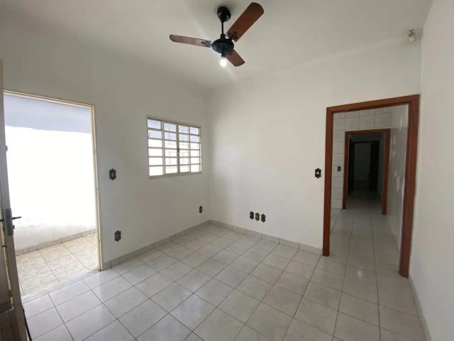 Casa / Sobrado para Locação em Taubaté/SP Jardim Ana Emilia 3 Quartos