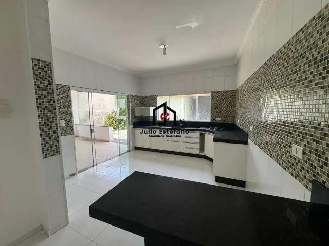 Casa / Sobrado para Locação em Taubaté/SP Jardim Gurilândia 2 Quartos