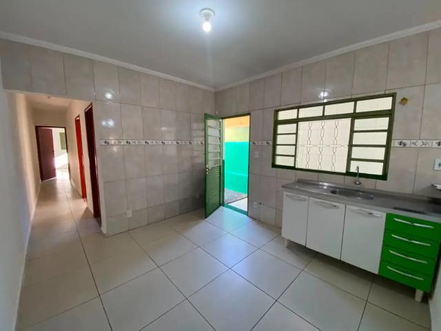 Casa / Sobrado para Locação em Taubaté/SP Jardim Hipica Pinheiro 2 Quartos