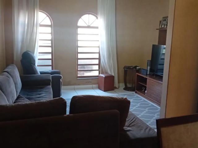 Casa / Sobrado para Locação em Taubaté/SP Parque das Flores 3 Quartos