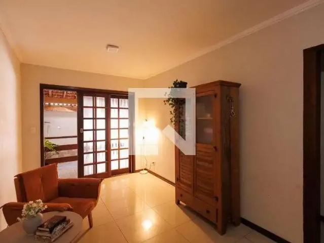 Casa / Sobrado para Locação em Taubaté/SP Parque Paduan 4 Quartos