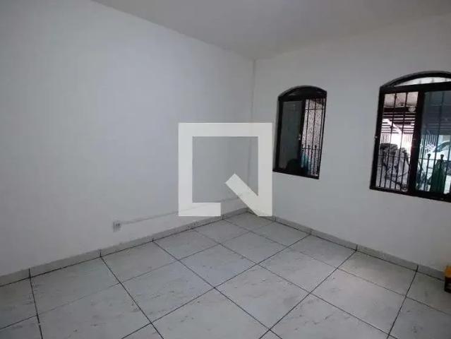 Casa / Sobrado para Locação em Taboão da Serra/SP Chácara Agrindus 2 Quartos