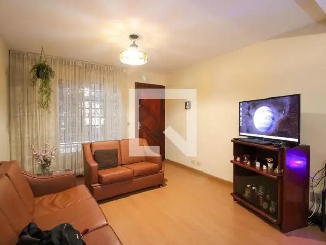 Casa / Sobrado para Locação em Taboão da Serra/SP Jardim Monte Alegre 2 Quartos