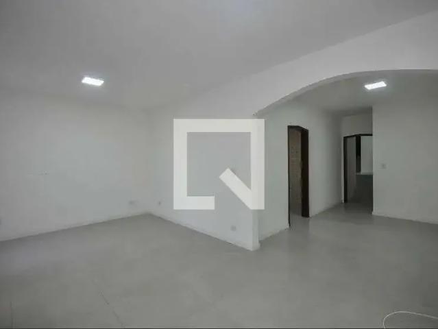 Casa / Sobrado para Locação em Taboão da Serra/SP Jardim Monte Alegre 3 Quartos