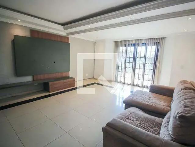 Casa / Sobrado para Locação em Taboão da Serra/SP Jardim Oliveiras 3 Quartos