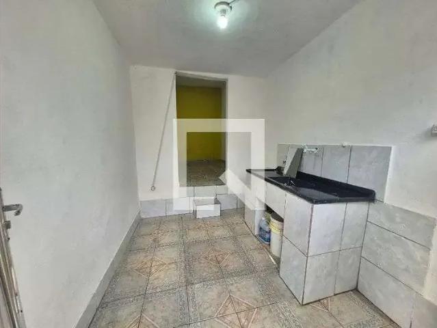 Casa / Sobrado para Locação em Taboão da Serra/SP Jardim Record 1 Quartos