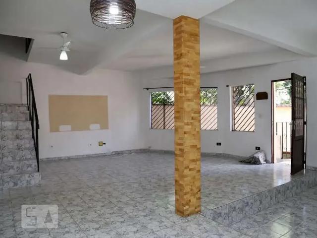 Casa / Sobrado para Locação em Taboão da Serra/SP Parque Monte Alegre 5 Quartos