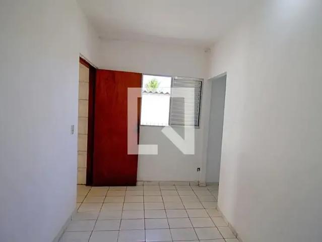 Casa / Sobrado para Locação em Taboão da Serra/SP Parque Pinheiros 1 Quartos