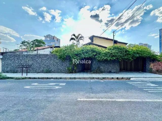 Casa / Sobrado para Locação em Teresina/PI São Cristóvão 5 Quartos