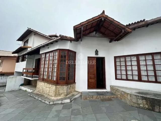 Casa / Sobrado para Locação em Teresópolis/RJ Várzea 5 Quartos
