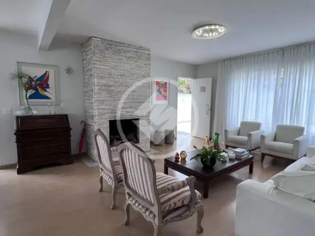Casa / Sobrado para Locação em Teresópolis/RJ Jardim Cascata 6 Quartos