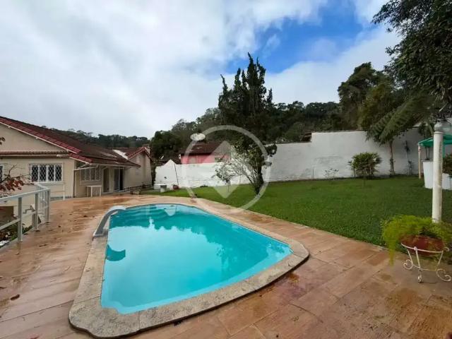 Casa / Sobrado para Locação em Teresópolis/RJ Quebra Frascos 3 Quartos