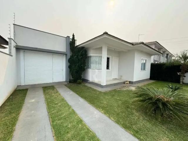 Casa / Sobrado para Locação em Tijucas/SC Areias 3 Quartos