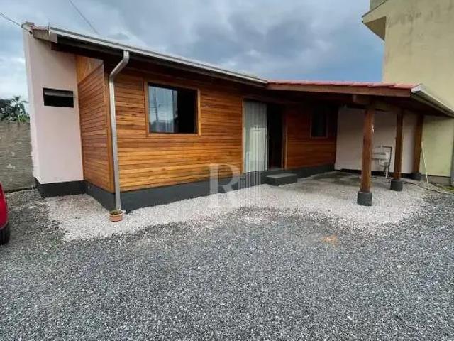 Casa / Sobrado para Locação em Tijucas/SC Joaia 2 Quartos