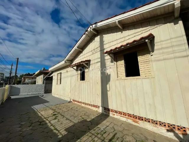 Casa / Sobrado para Locação em Tubarão/SC Morrotes 2 Quartos