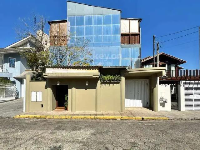 Casa / Sobrado para Locação em Tubarão/SC Dehon