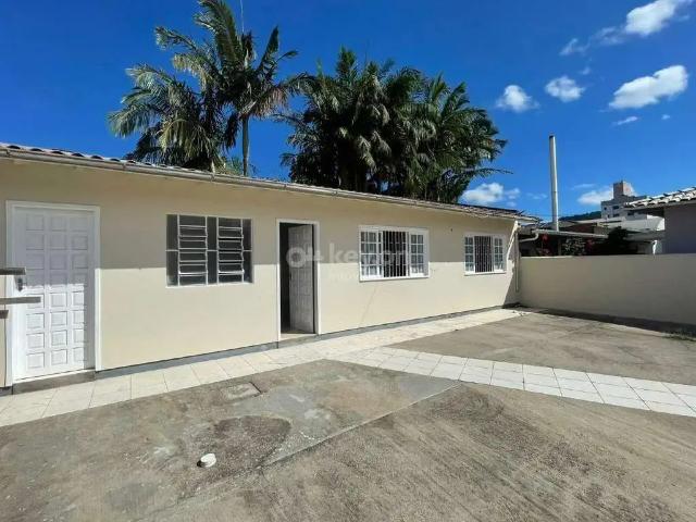 Casa / Sobrado para Locação em Tubarão/SC Humaitá de Cima 2 Quartos