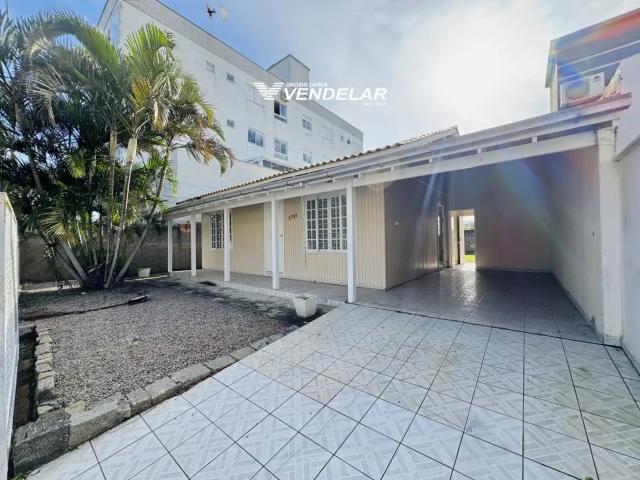 Casa / Sobrado para Locação em Tubarão/SC Revoredo 2 Quartos
