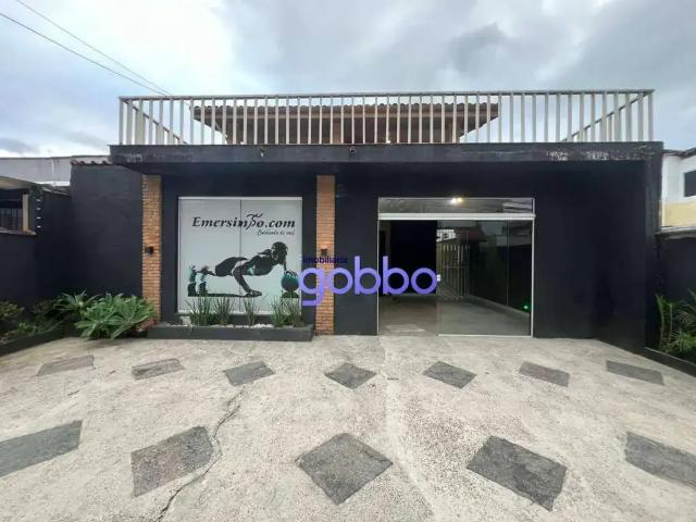 Casa / Sobrado para Locação em Ubatuba/SP Centro 5 Quartos