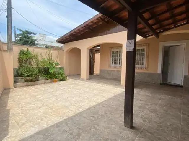 Casa / Sobrado para Locação em Ubatuba/SP Itaguá 4 Quartos