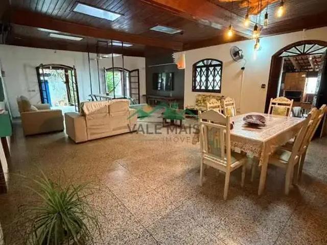 Casa / Sobrado para Locação em Ubatuba/SP Jardim Alice 4 Quartos