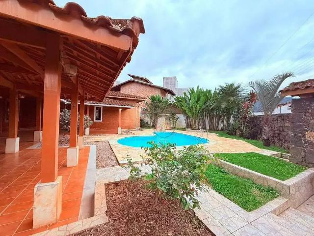 Casa / Sobrado para Locação em Ubatuba/SP Jardim Carolina 3 Quartos
