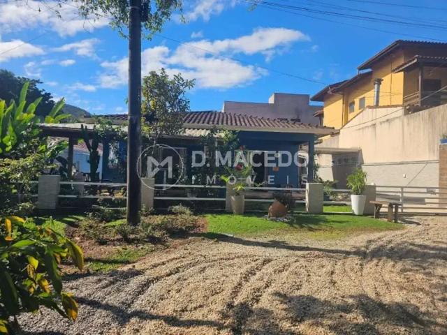 Casa / Sobrado para Locação em Ubatuba/SP Praia da Lagoinha 3 Quartos