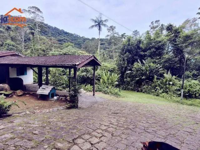 Casa / Sobrado para Locação em Ubatuba/SP Praia do Itamambuca 3 Quartos