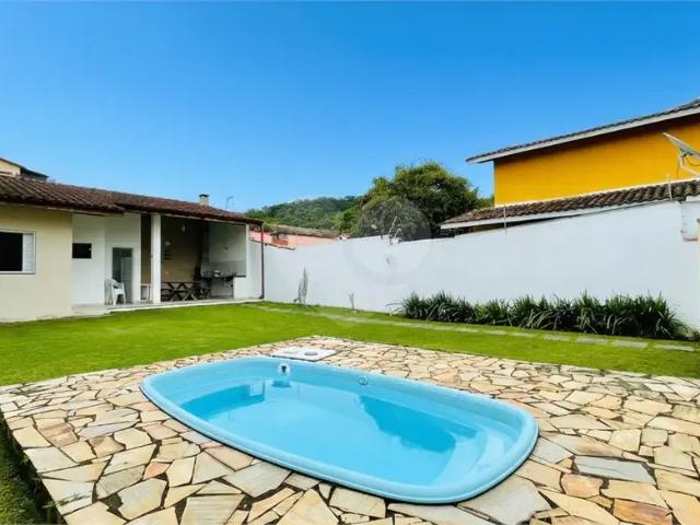 Casa / Sobrado para Locação em Ubatuba/SP Toninhas 3 Quartos
