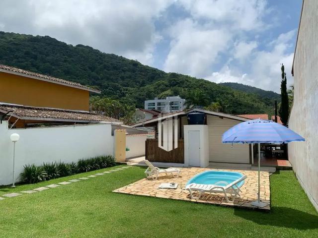Casa / Sobrado para Locação em Ubatuba/SP Toninhas 3 Quartos