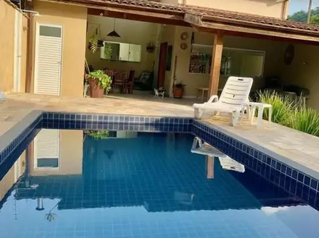 Casa / Sobrado para Locação em Ubatuba/SP Toninhas 4 Quartos