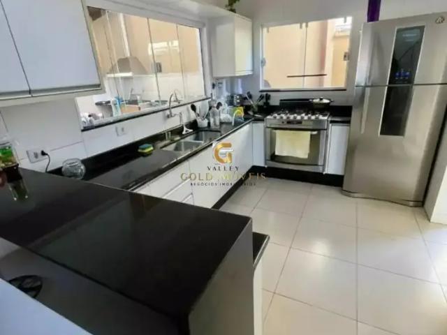 Casa / Sobrado para Locação em Ubatuba/SP Toninhas 4 Quartos