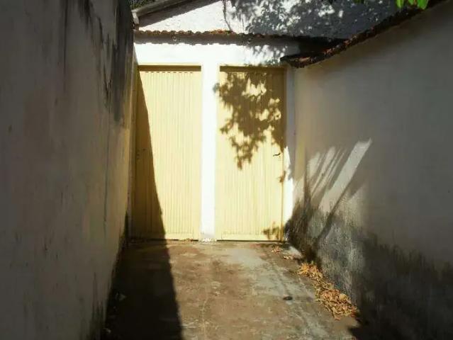 Casa / Sobrado para Locação em Uberaba/MG Nossa Senhora da Abadia 2 Quartos