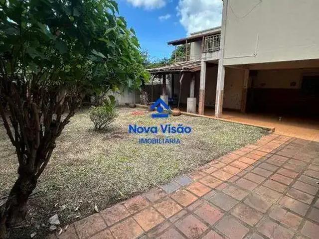Casa / Sobrado para Locação em Uberaba/MG Centro 4 Quartos
