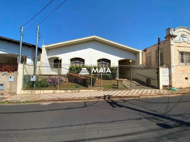 Casa / Sobrado para Locação em Uberaba/MG Centro 4 Quartos