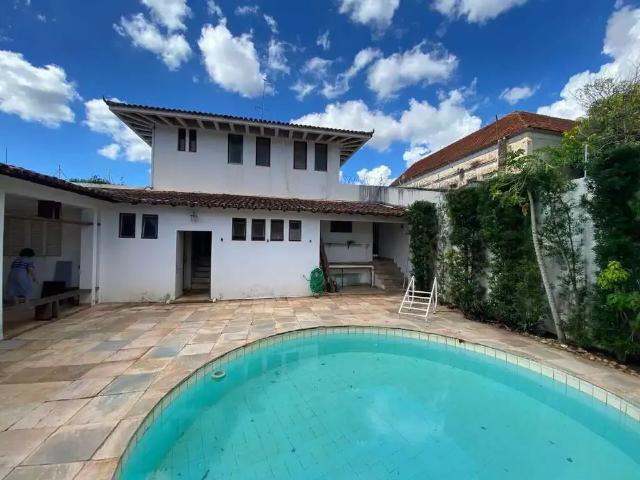 Casa / Sobrado para Locação em Uberaba/MG Centro 4 Quartos